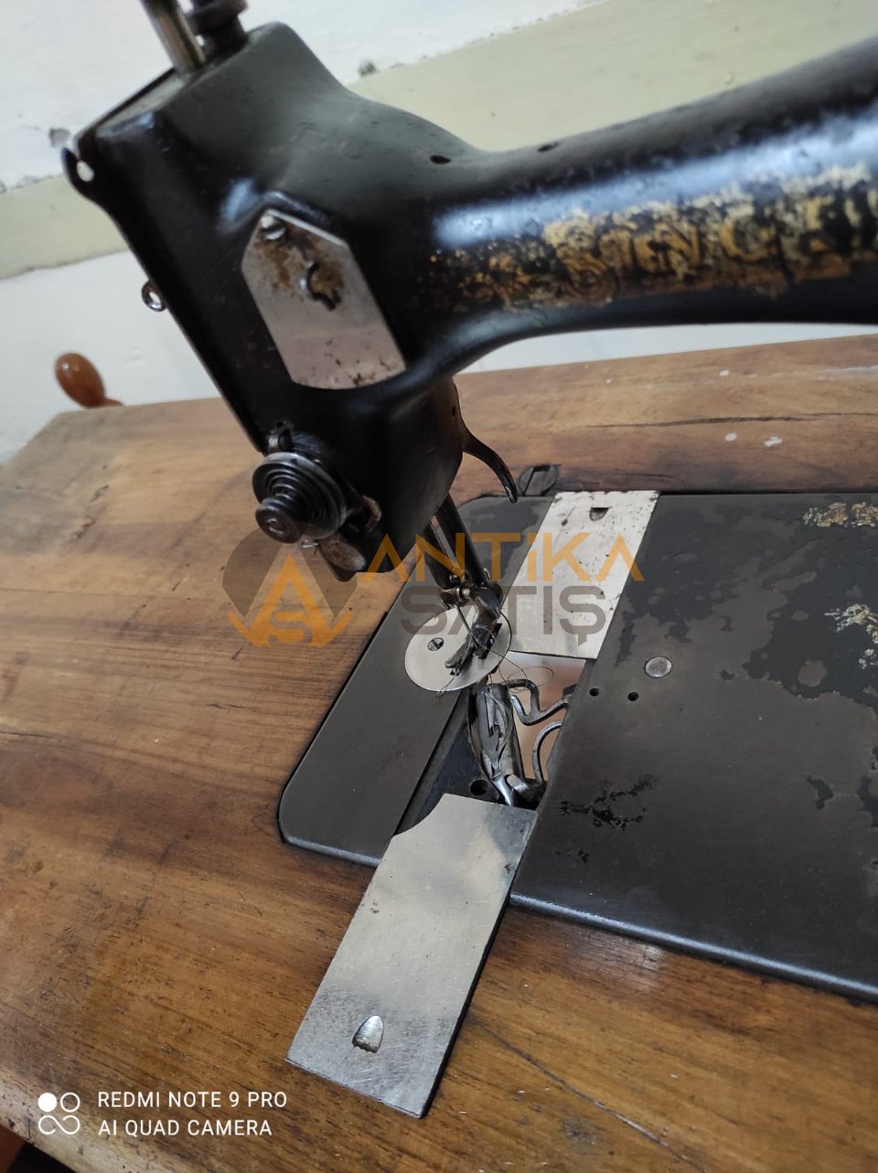 4 NESILDIR TEK AILEDE OLAN SINGER DIKIS MAKINESI