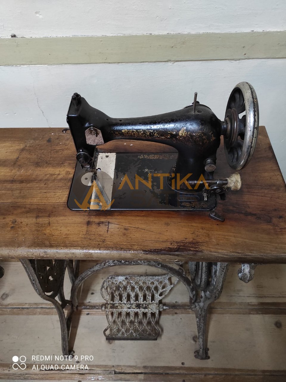 4 NESILDIR TEK AILEDE OLAN SINGER DIKIS MAKINESI