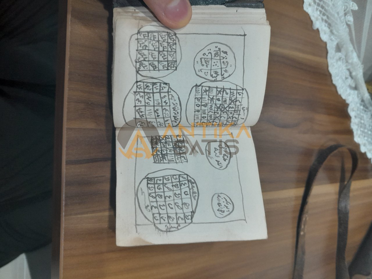 Osmanlı'dan kalma büyük tılsım kitabı